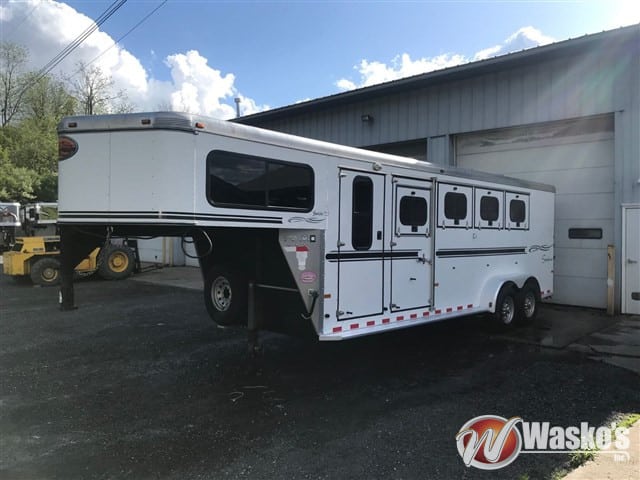 2005-Sundowner-Sunlite-727-4-Horse-Slant-w/Dressing-Room - Wasko's Inc.